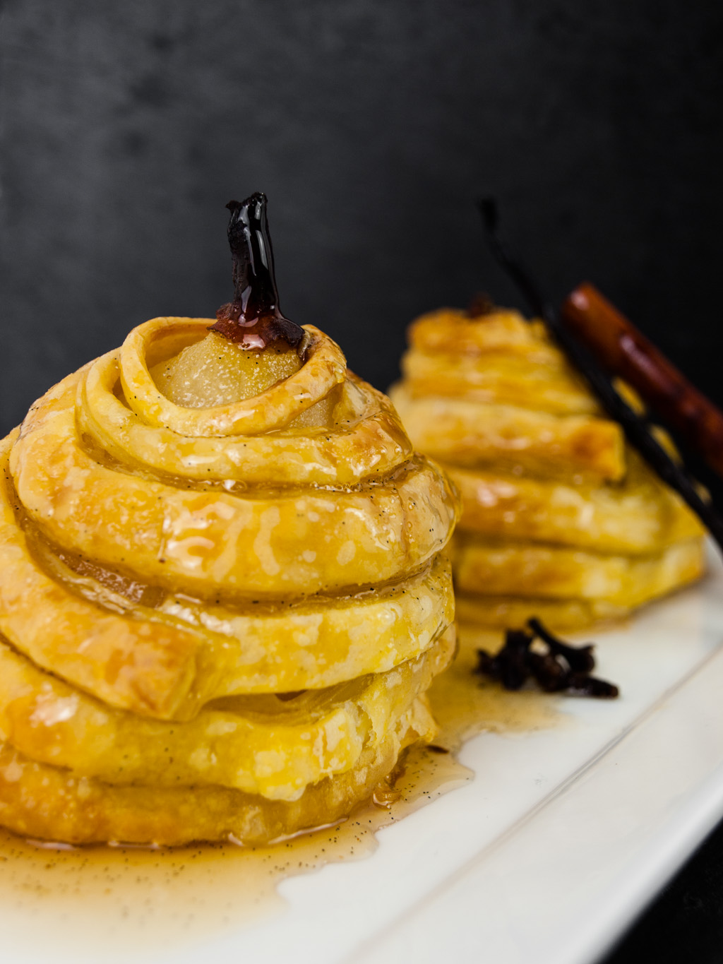 Honey puff pastry pears – InJohnnysKitchen